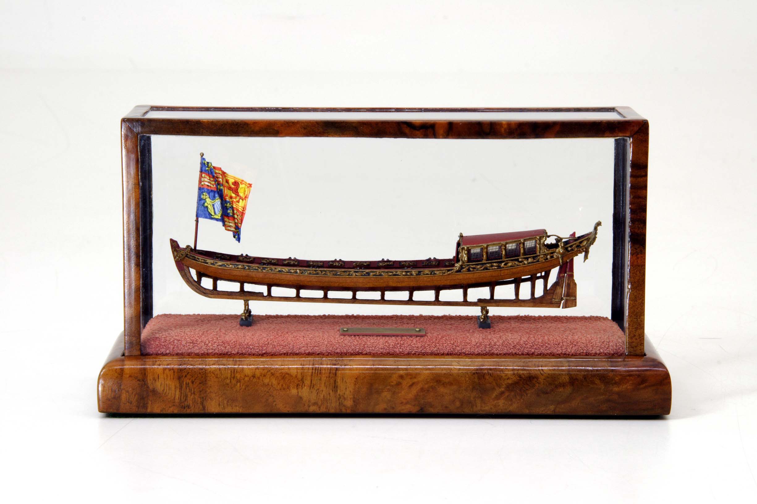 English Royal Barge c 1600 – American Marine Models